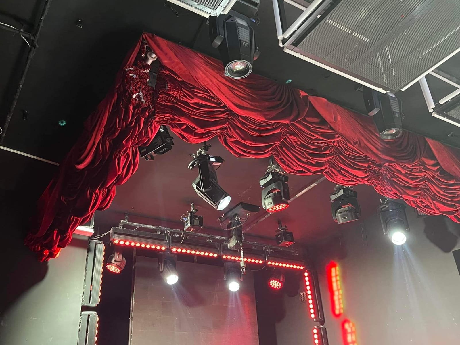 Stage Curtains Dubai: Elevate Your Performances